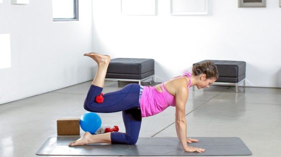 Barre Core Workout: 7 Exercises for Barre Abs | YouAligned.com